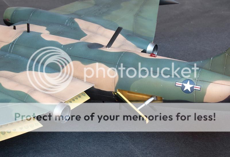 The SAAF Forum • View topic - 48th Airfix Martin B-57G Canberra